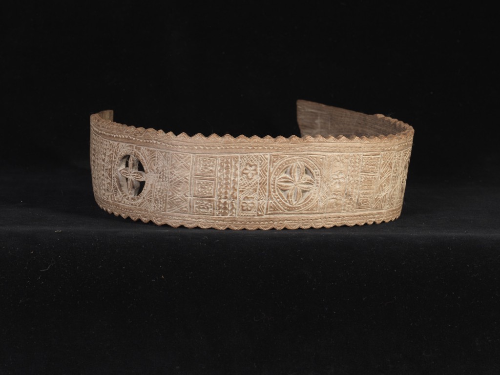 ΓΕ_287 – cot attachment – crown | Metsovo Folk Art Museum